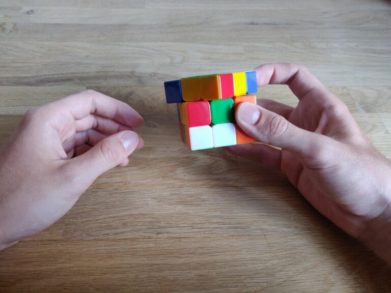Easy Rubik’s Cube magic trick explained (illustrated guide)