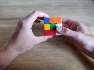 Easy Rubik’s Cube magic trick explained (illustrated guide)