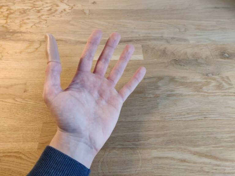 Disappearing magic trick: Learn how to vanish small objects