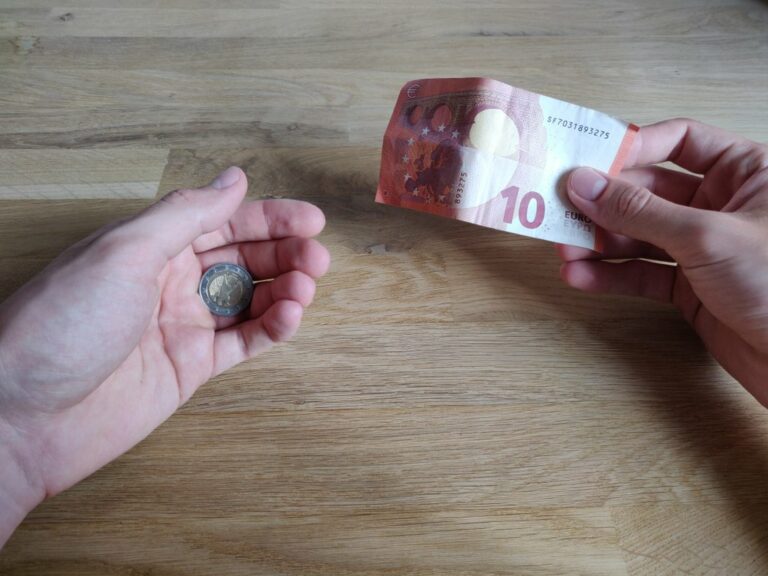 “Floating dollar bill” trick revealed: How to levitate money