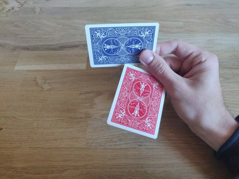 The Snap Change card trick: Easy tutorial with images
