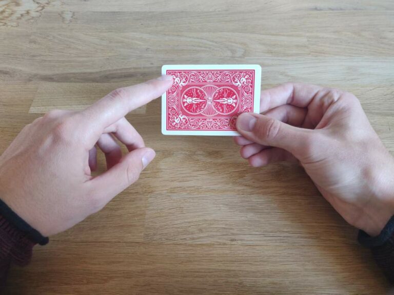 The Snap Change card trick: Easy tutorial with images